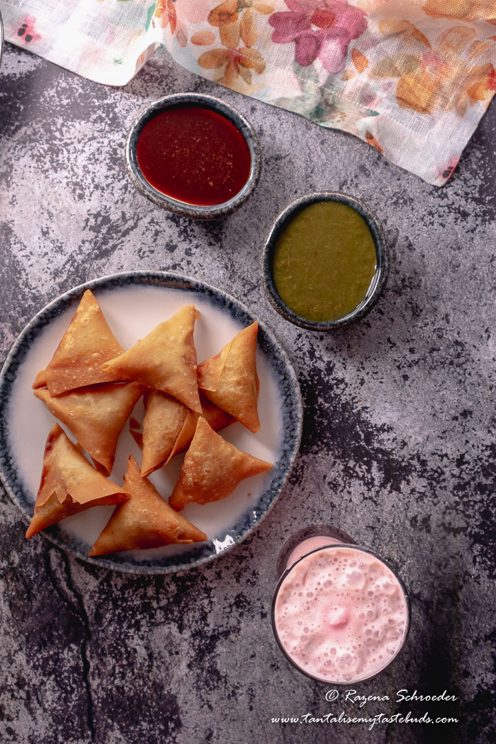 Scrumptious Chicken Samoosa Recipe - 2 Ways - Tantalise My Taste Buds